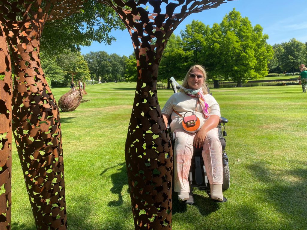 Beelden in Gees: een toegankelijke beeldentuin – Toegankelijk Uit Eten
